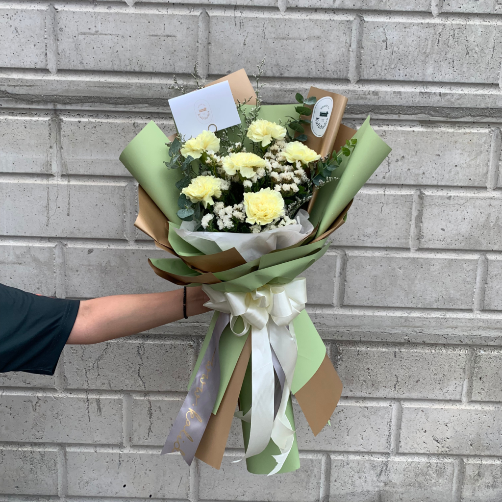 Bouquet of half dozen Carnation – Kalidades House of Flowers